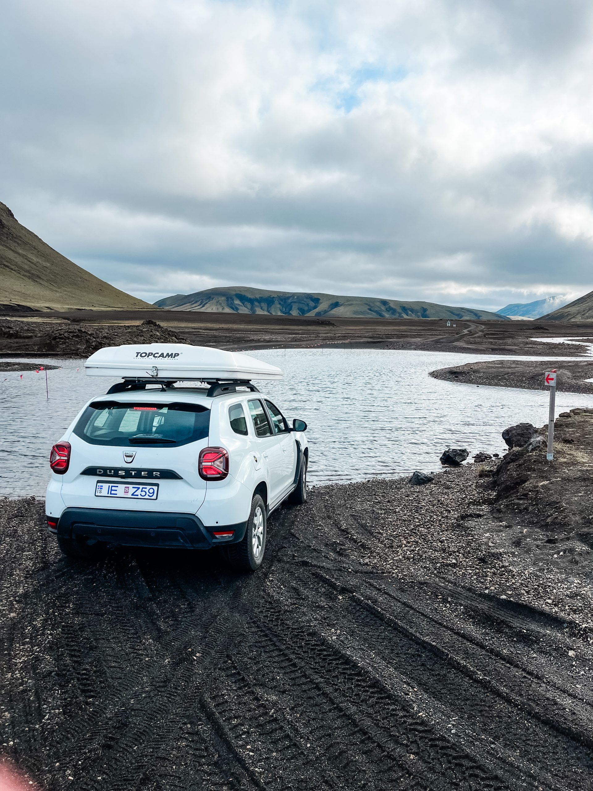 F225 naar Landmannalaugar | River crossing (Dacia Duster) | Tips!